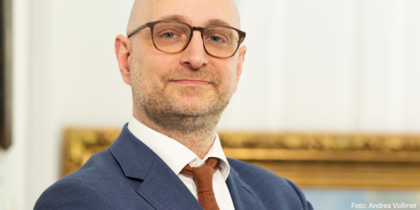 Interview mit Auktionator David Bassenge - Zentrum ÜBERLEBEN